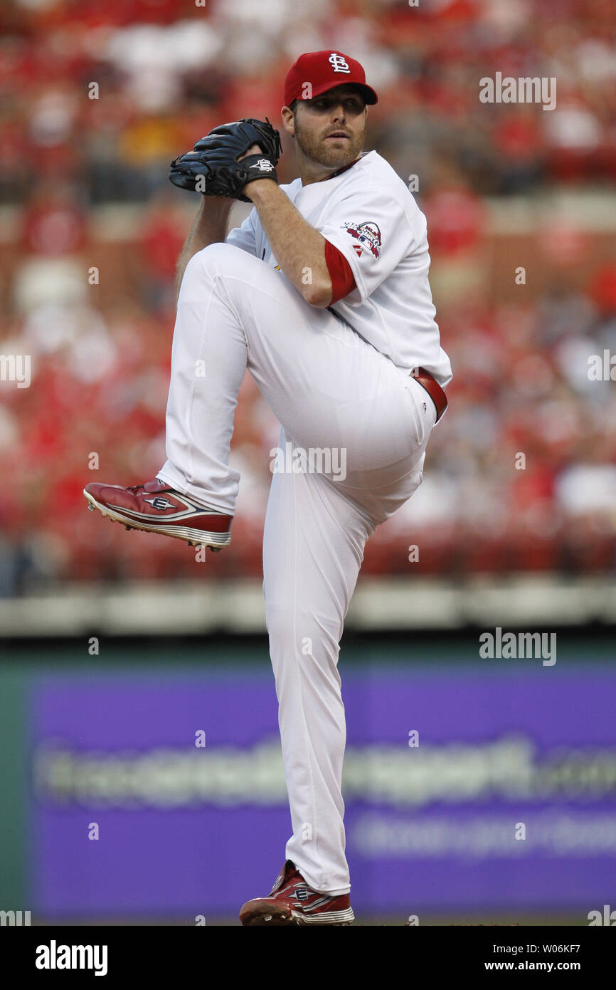 St. Louis Cardinals starting pitcher Mitchell Boggs delivers a pitch to ...