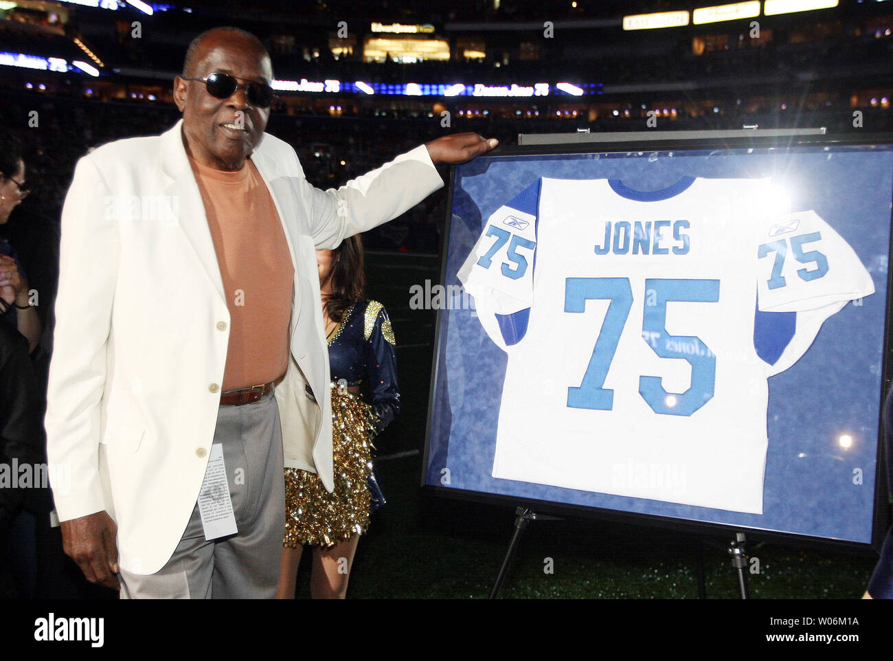 Hall of Fame defensive end David "Deacon"Jones who played for the Los ...