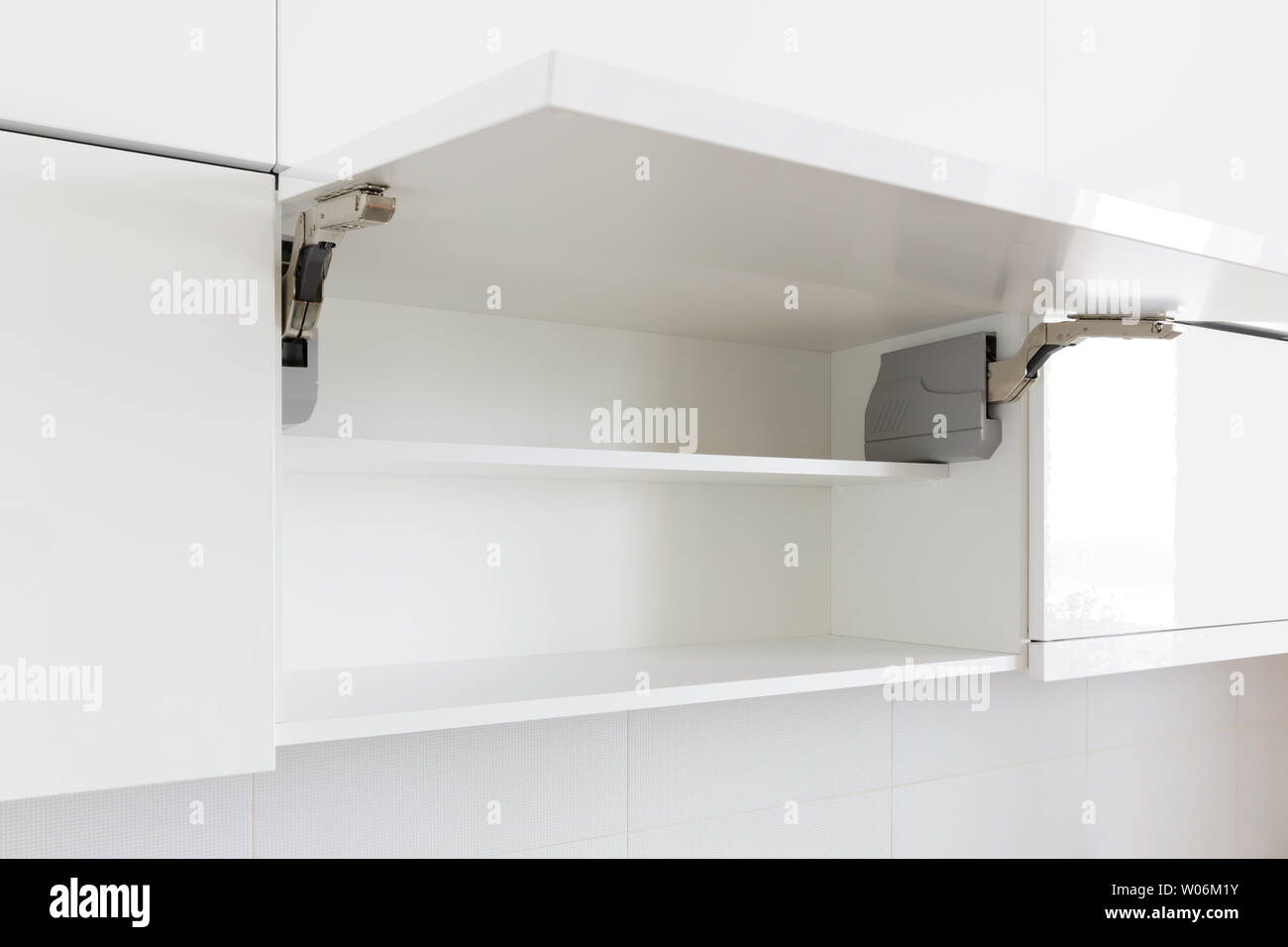 Open kitchen cabinet empty hi-res stock photography and images - Alamy