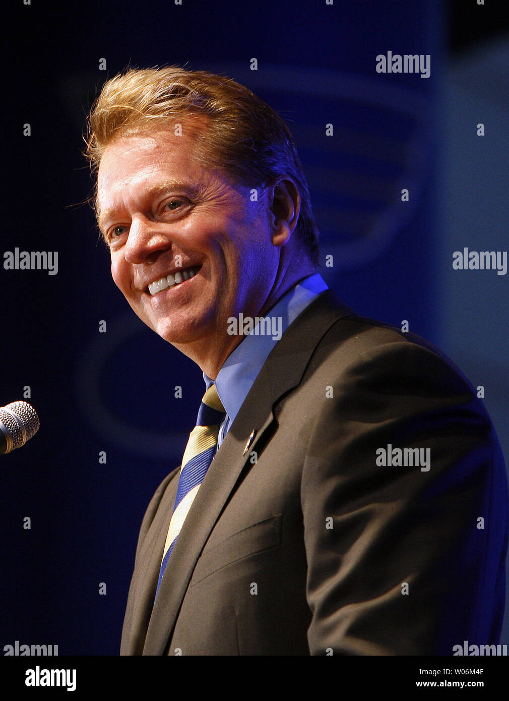 St. Louis Blues Chairman Dave Checketts smiles as he speaks during a ...