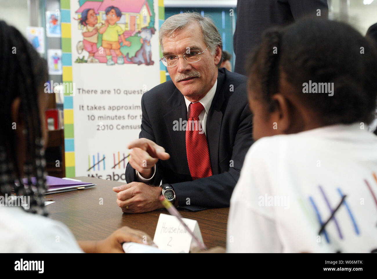 U.S. Census Bureau Director Dr. Robert Groves talks with children ...