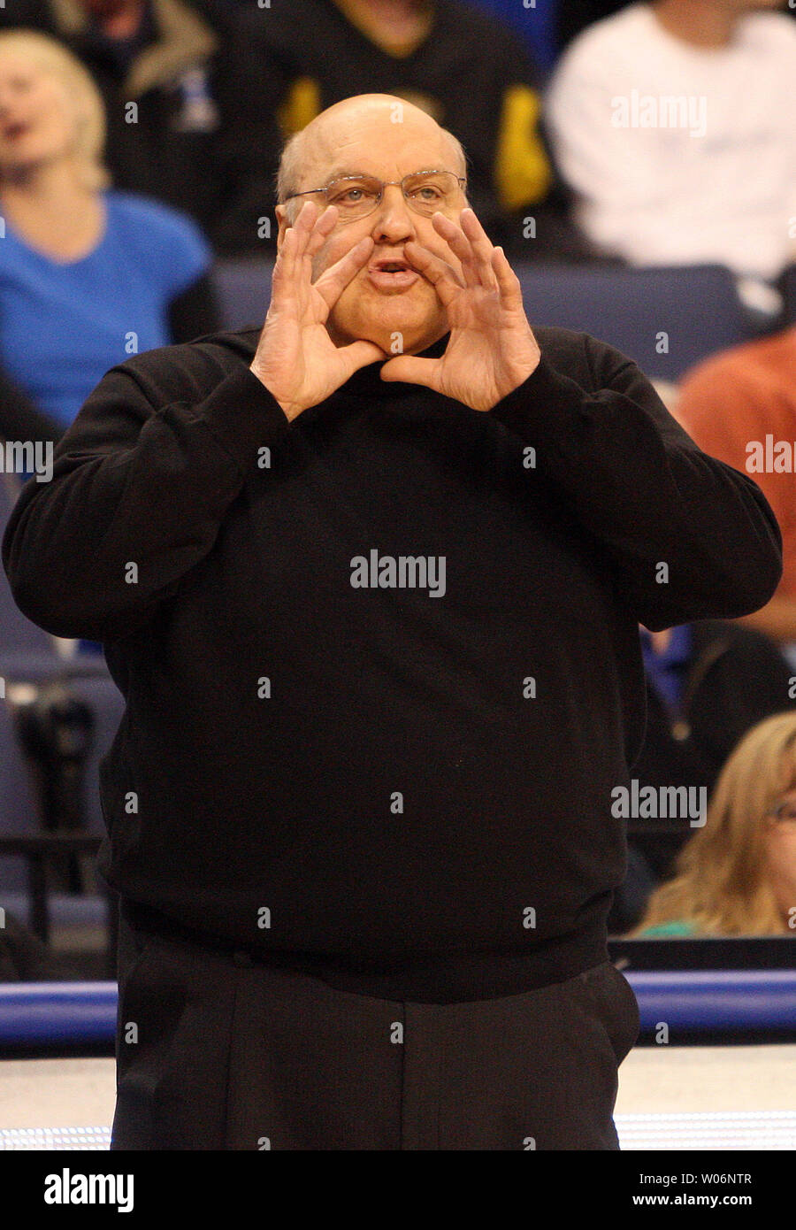 Saint Louis Billikens head basketball coach Rick Majerus yells ...