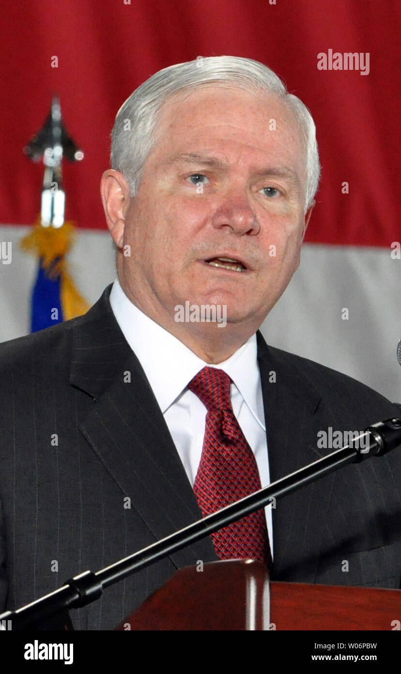 And defense secretary, bob gates hi-res stock photography and images ...