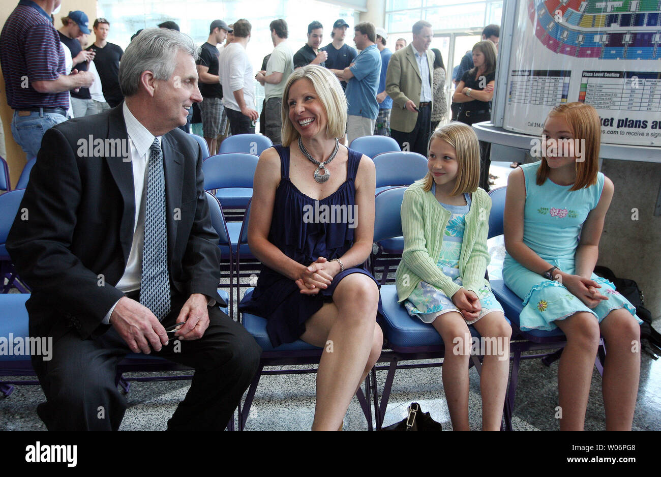 Larry allison hi-res stock photography and images - Alamy