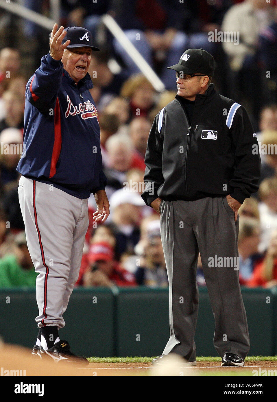 Atlanta braves manager bobby cox hi-res stock photography and images ...