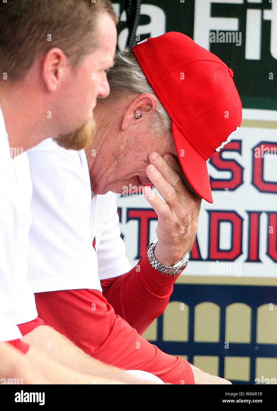 St. Louis Cardinals pitching coach Dave Duncan covers his eyes in the ...