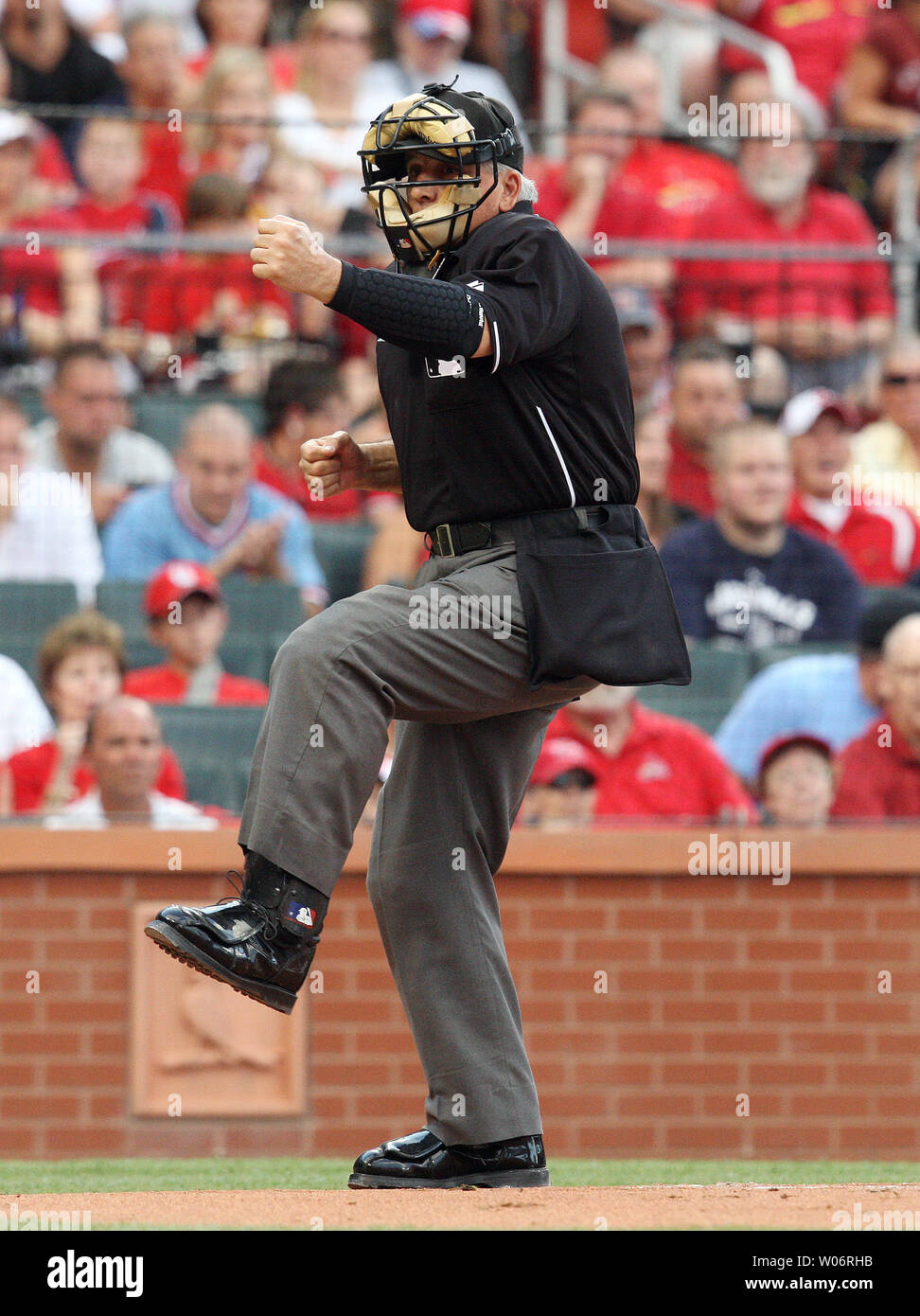 Larry vanover mlb hi-res stock photography and images - Alamy