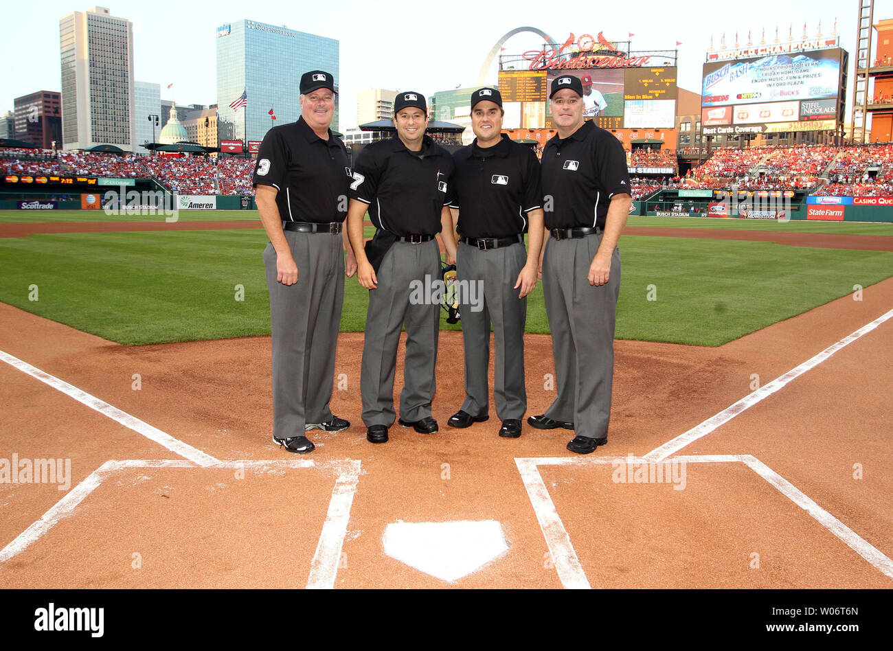 Umpires (L to R) Tim Welke, Jim Reynolds, Mike DiMuro and Bill Welke ...