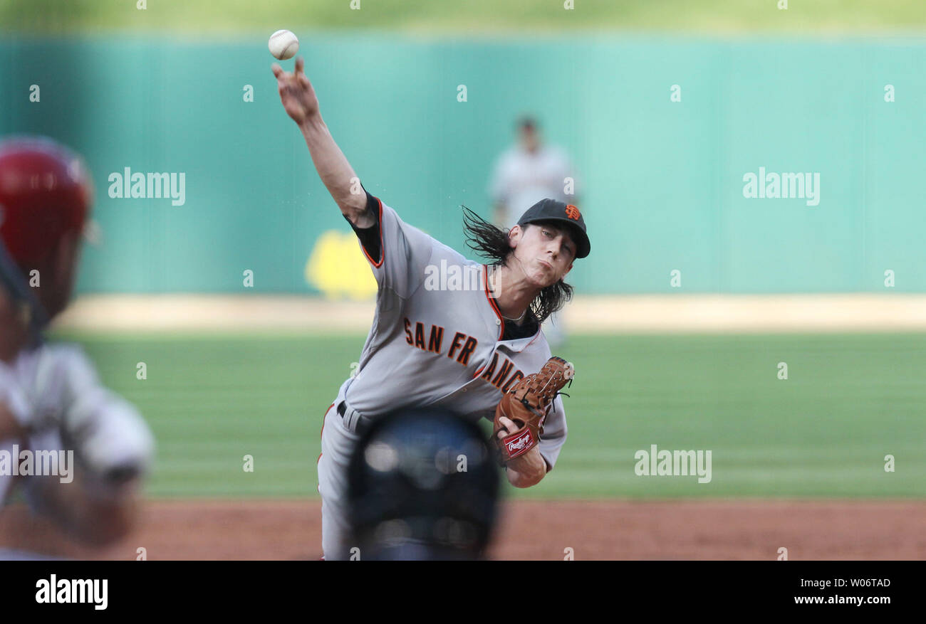 San Francisco Giants starting pitcher Tim Lincecum delivers a pitch to ...