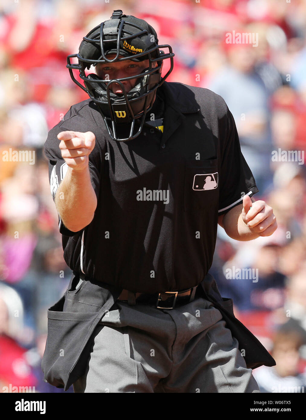 Home plate umpire ron kulpa hi-res stock photography and images - Alamy