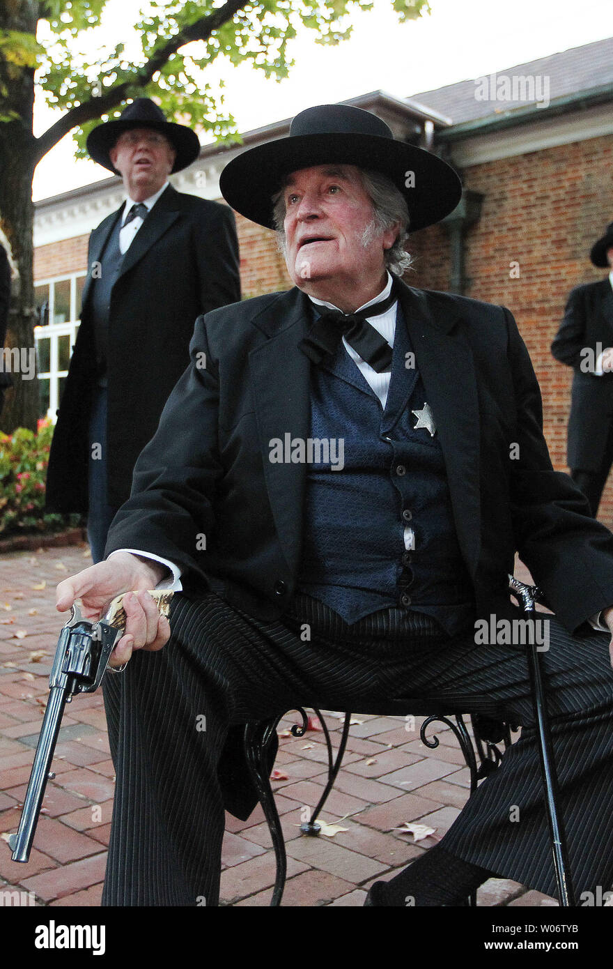 Actor Hugh O'Brian, best known for his role as the tv gun slinger Wyatt ...