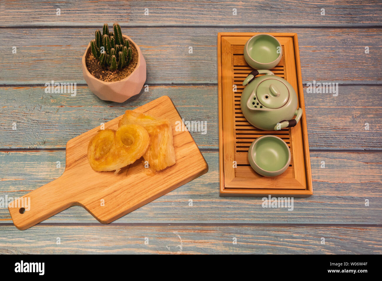 Afternoon tea and refreshments Stock Photo - Alamy