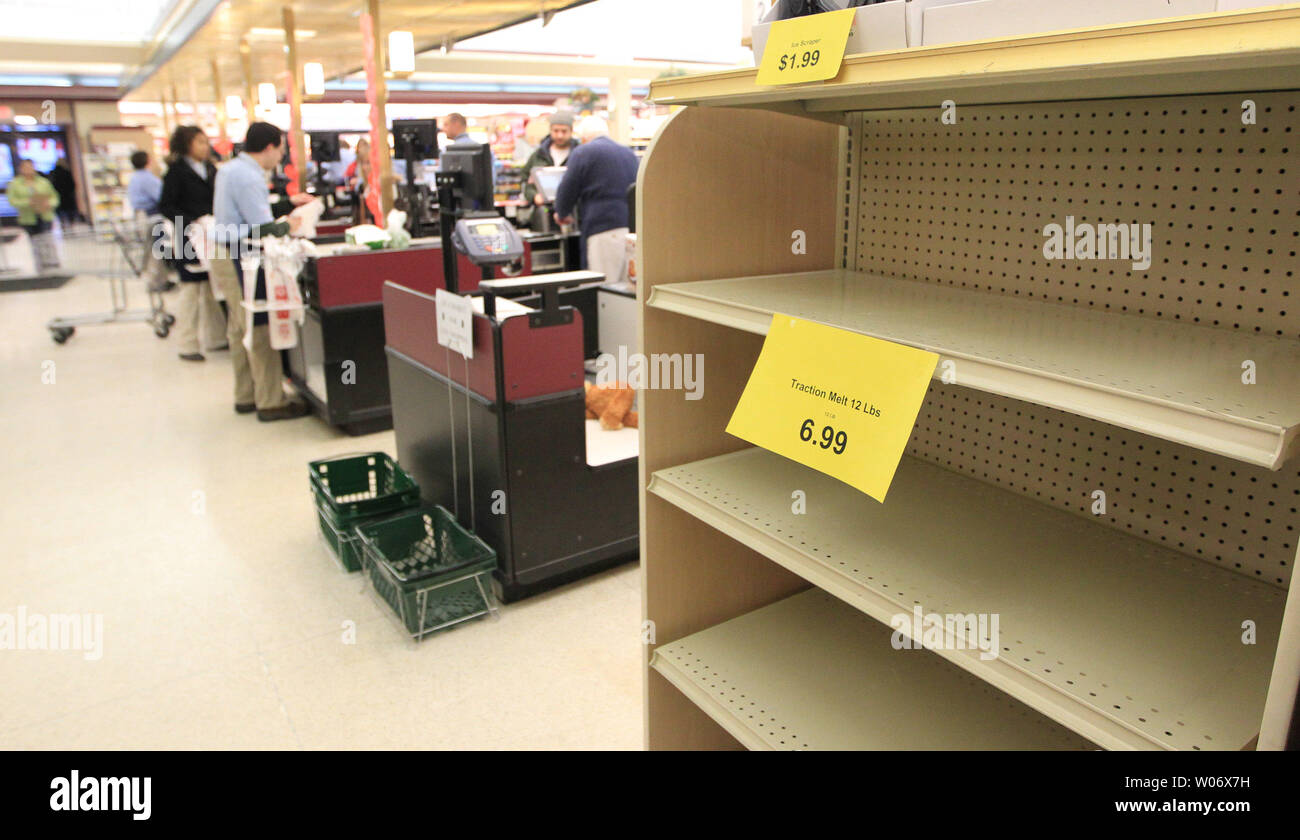 Pound plus hi-res stock photography and images - Alamy