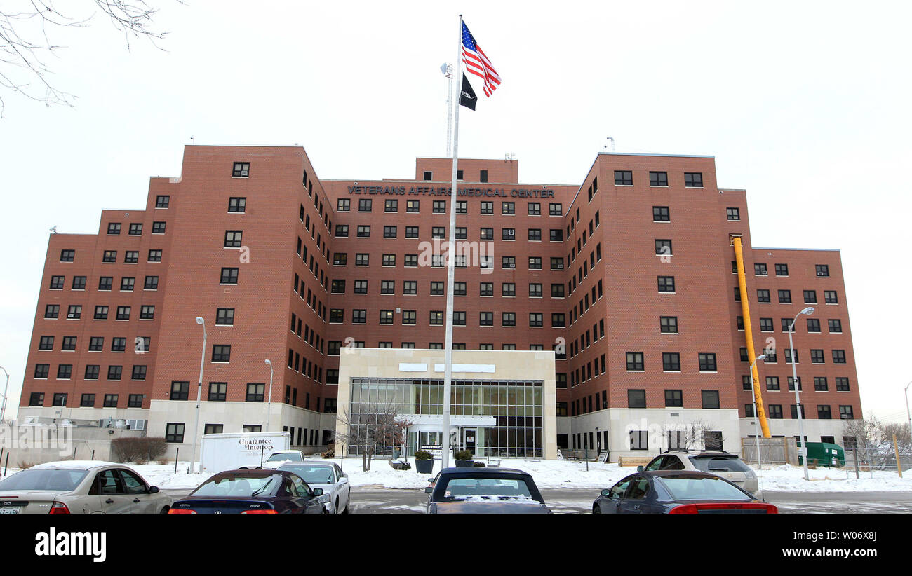 Suspended gateway hi-res stock photography and images - Alamy