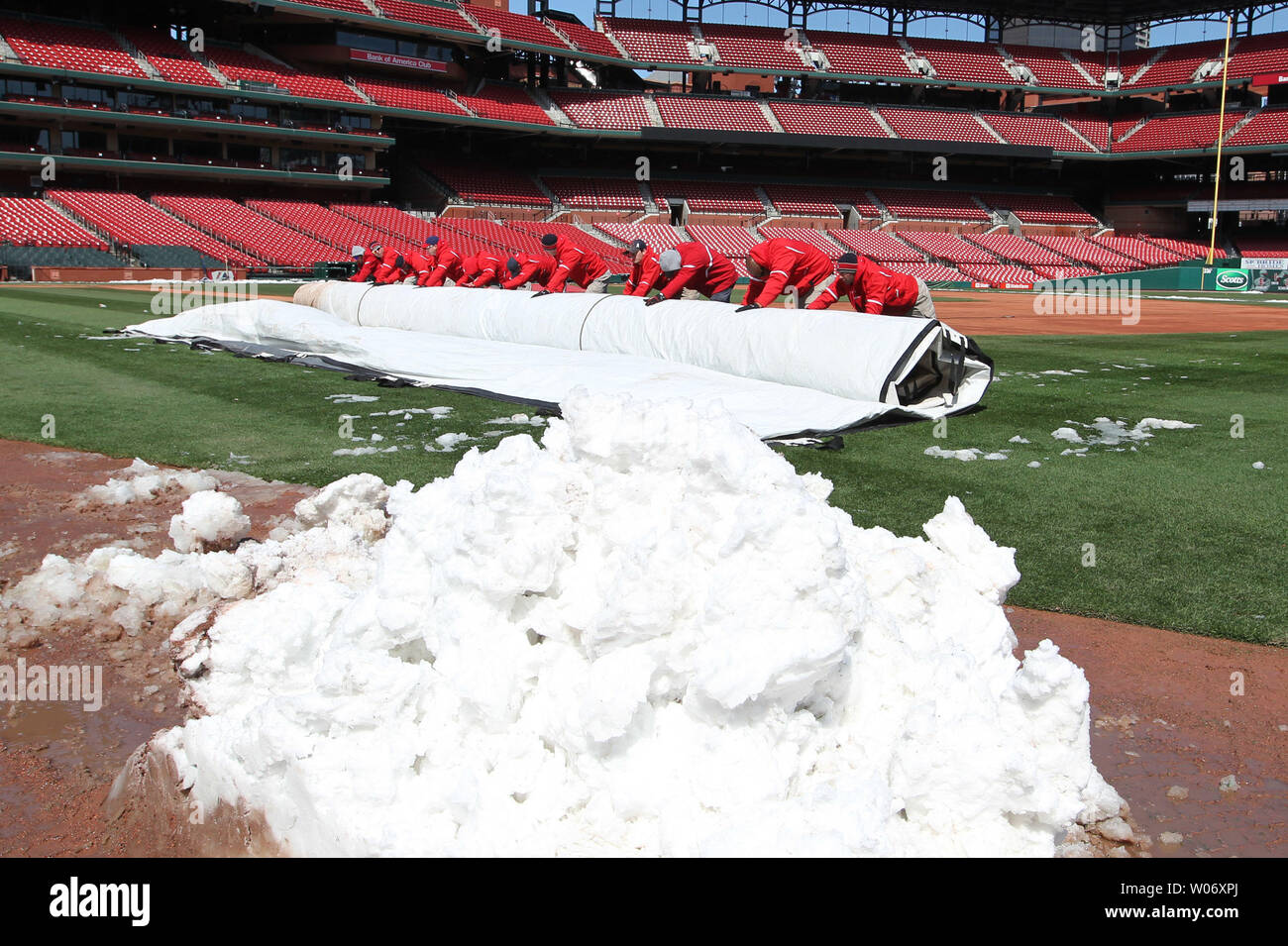 Baseball grounds in snow hi-res stock photography and images - Alamy
