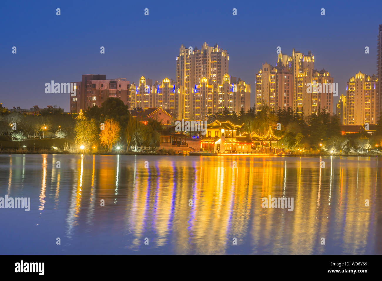 Night view of Fengcheng River, Taizhou Stock Photo - Alamy
