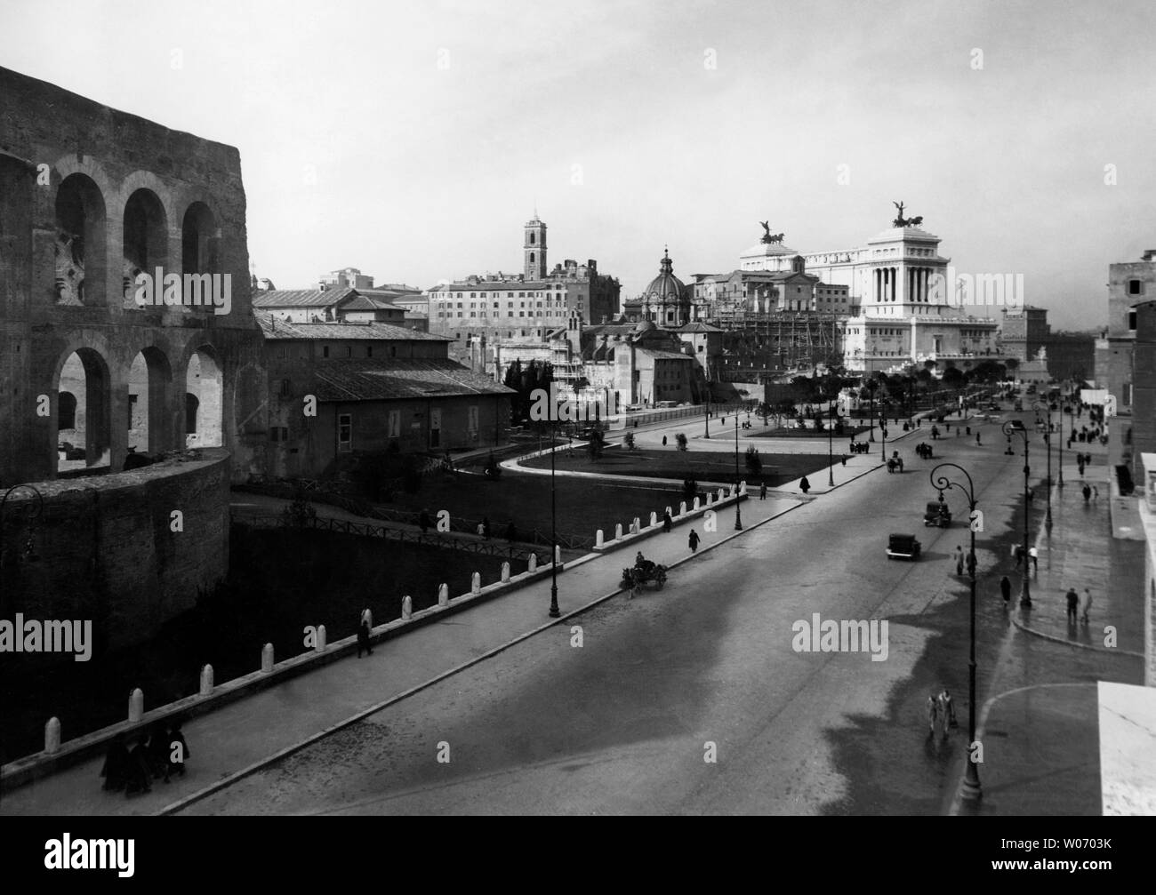 Fori imperiali archaeological site Black and White Stock Photos ...