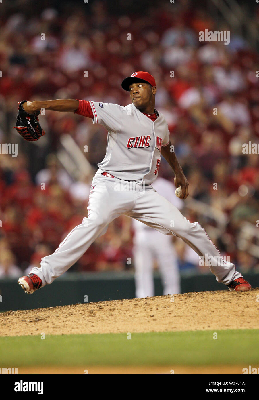 Cincinnati Reds pitcher Aroidis Chapman delivers a pitch to the St ...
