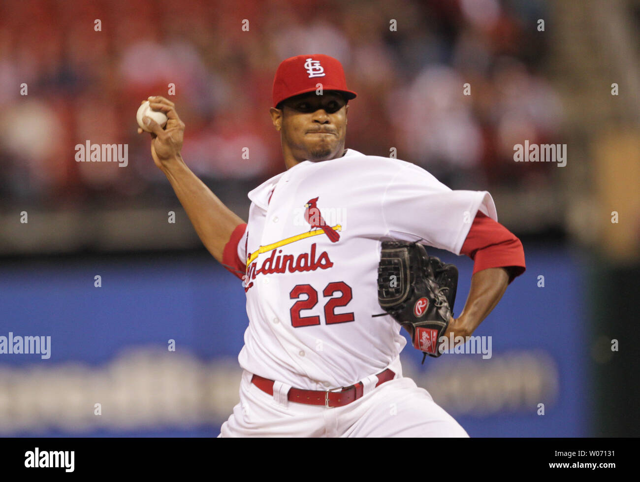 St. Louis Cardinals starting pitcher Edwin Jackson delivers a pitch to ...