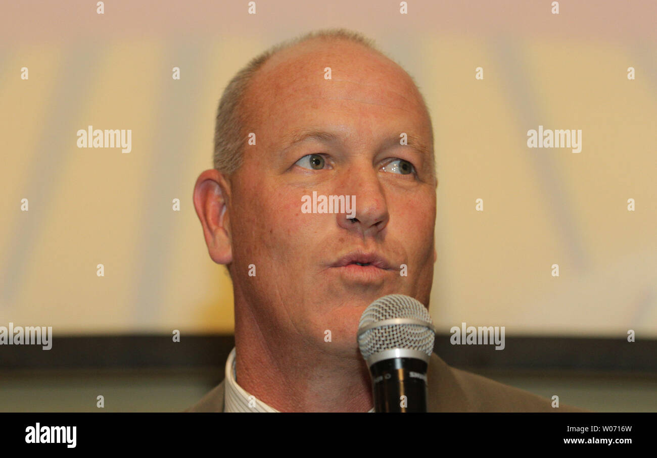 Former St. Louis Cardinals pitcher Todd Worrell speaks during the St ...