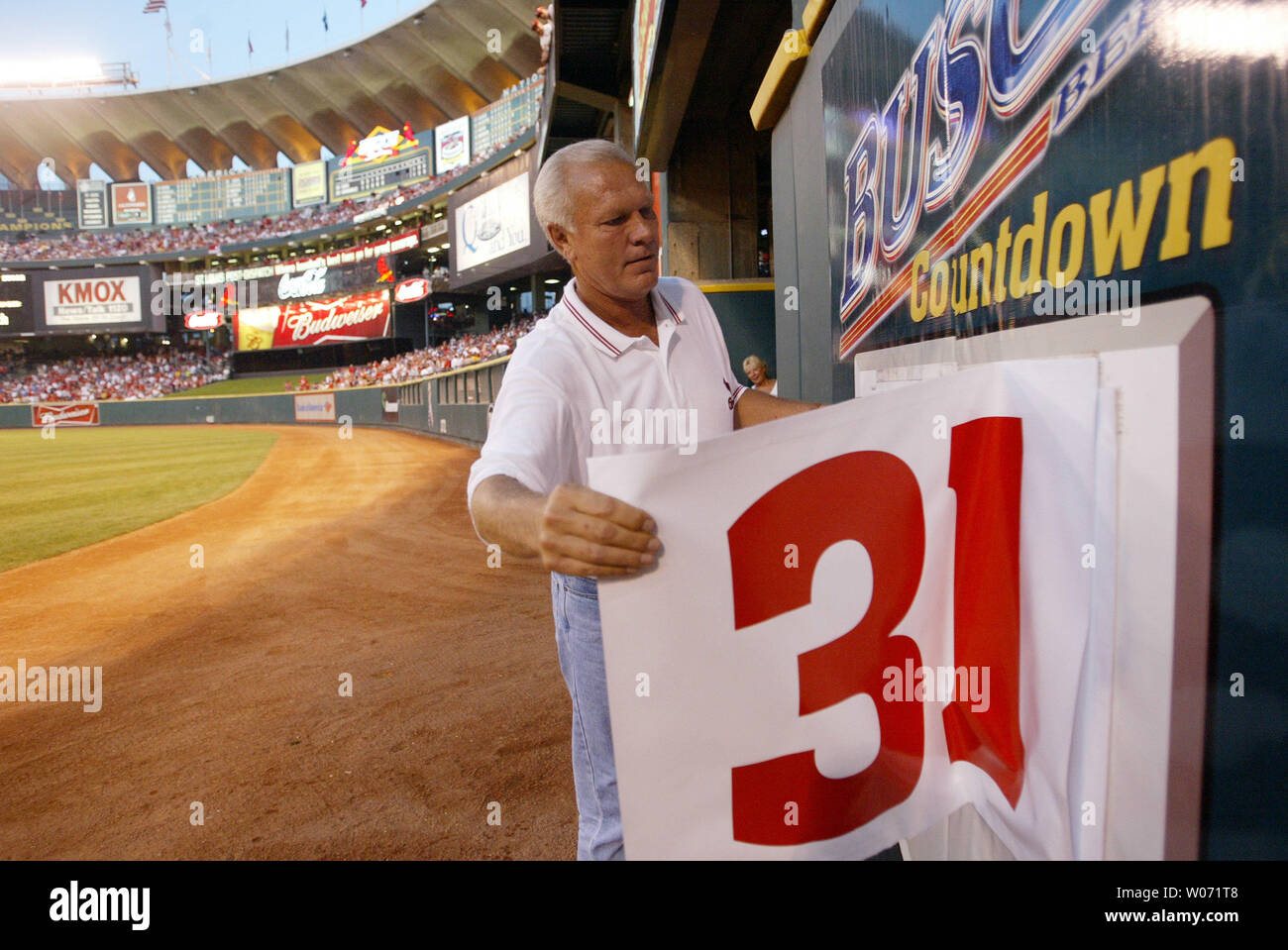 Former St. Louis Cardinals pitcher Bob Forsch, shown in this July 22 ...