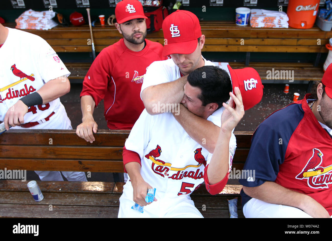 Headlock hi-res stock photography and images - Alamy