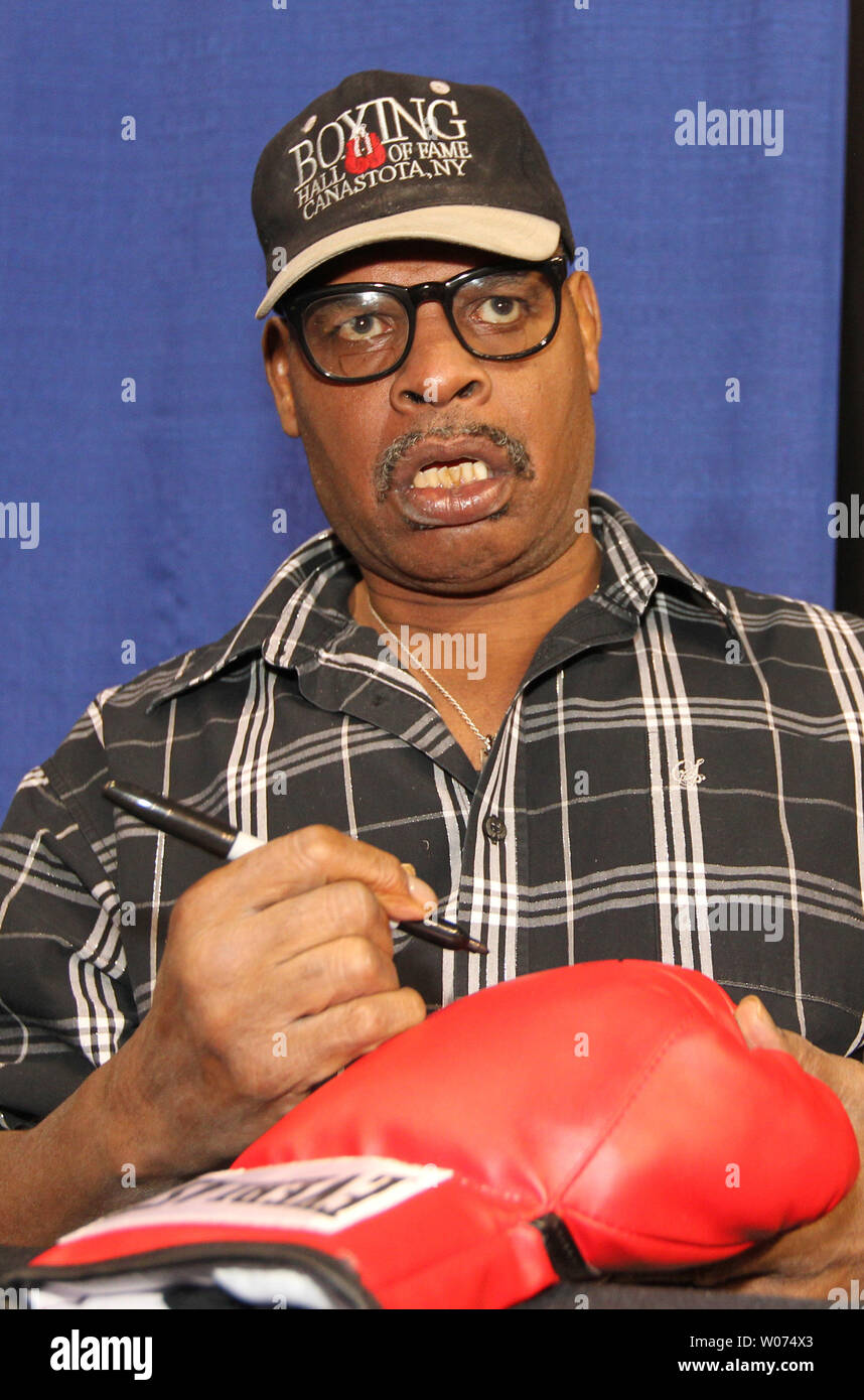 Former World Boxing Association heavyweight champion of the World Leon ...