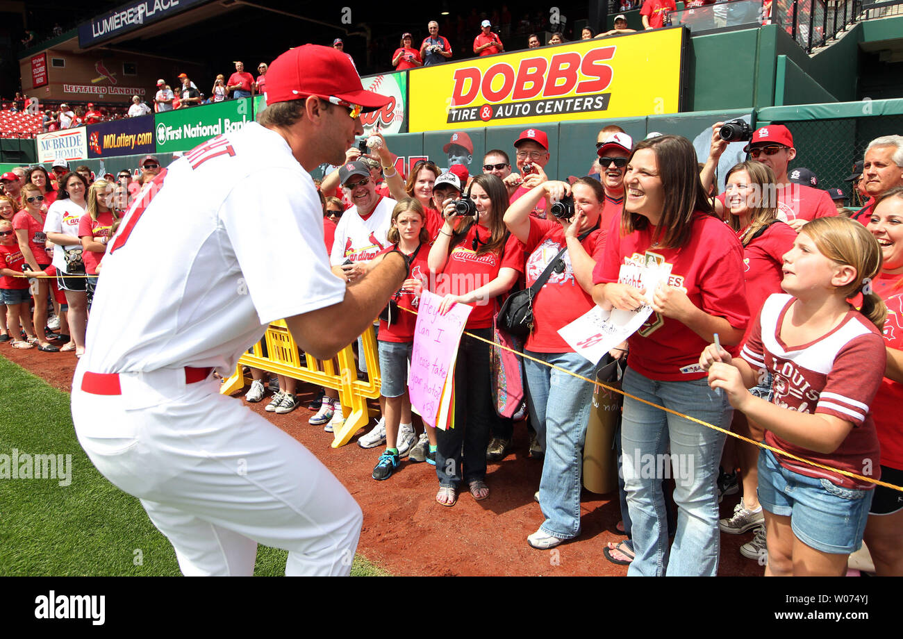 St. Louis Cardinals starting pitcher Adam Wainwright does his famous ...