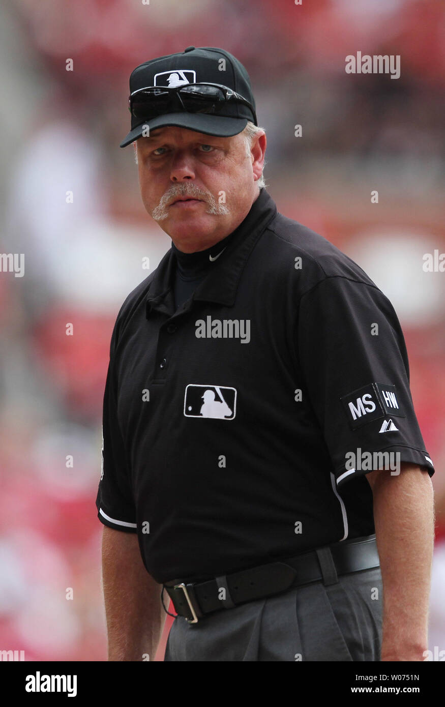 Automatic external defibrillator hi-res stock photography and images ...