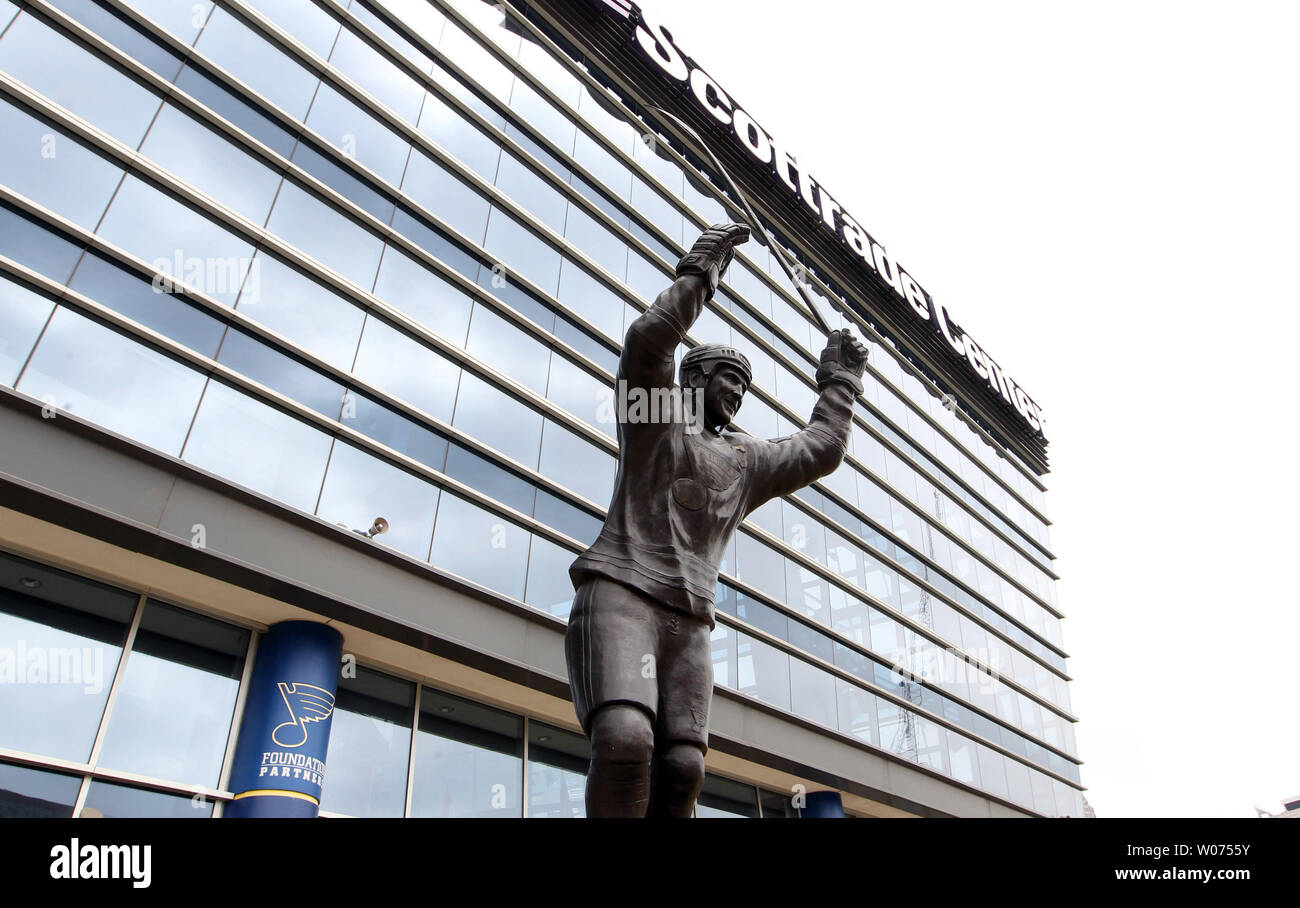 A statue of Hockey Hall of Fame member Brett Hull stands in front of ...