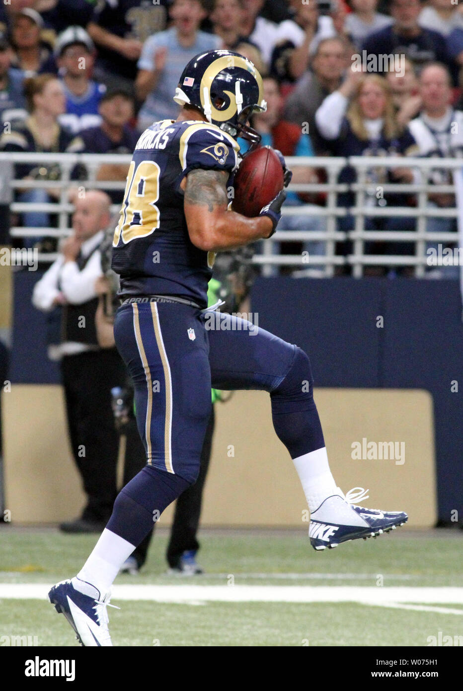 St.Louis Rams Austin Pettis (18) makes a catch for a first donw in the ...