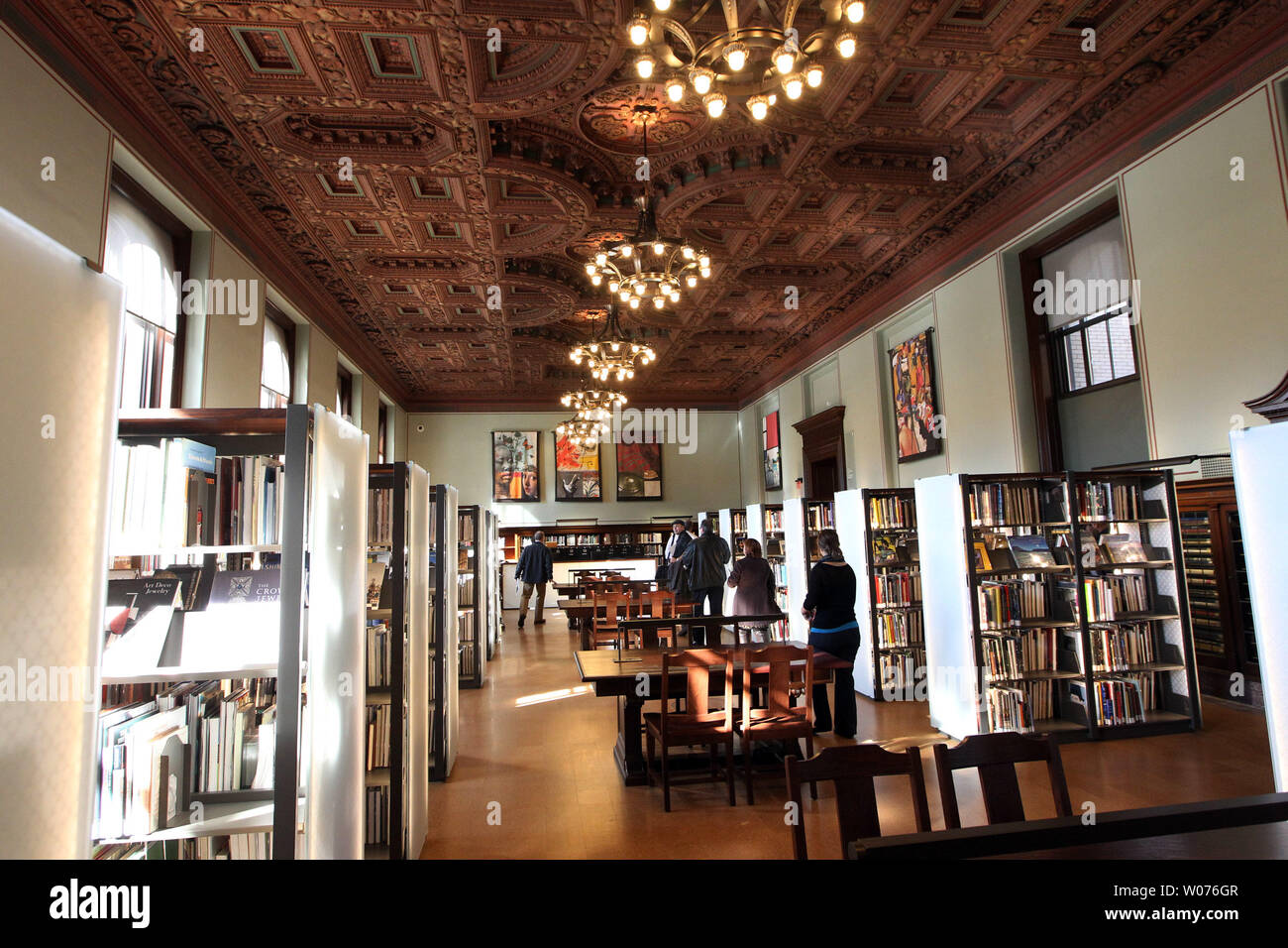The main branch of the St. Louis Library stands and ready to reopen its ...