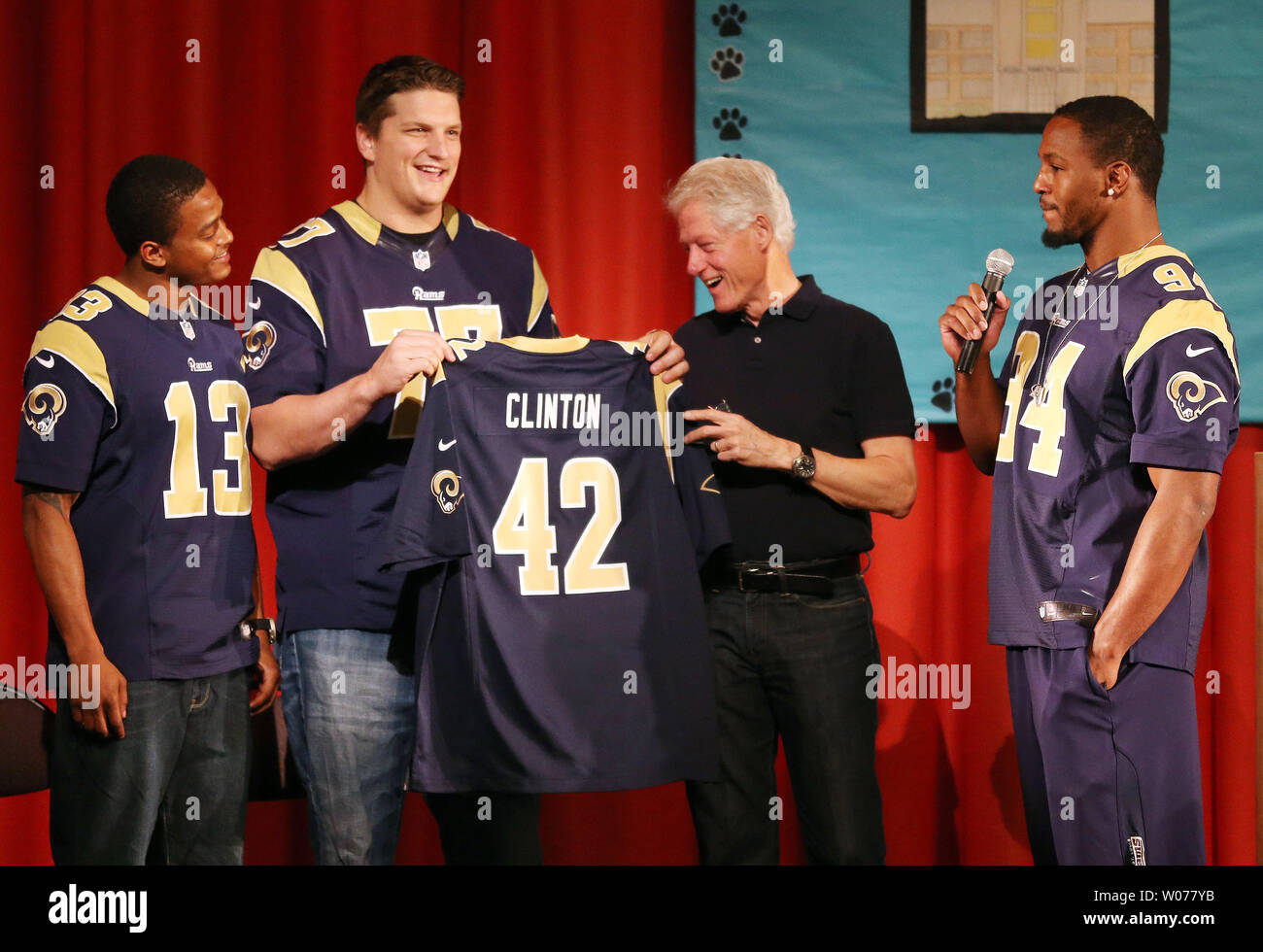 Chris long rams hi-res stock photography and images - Alamy