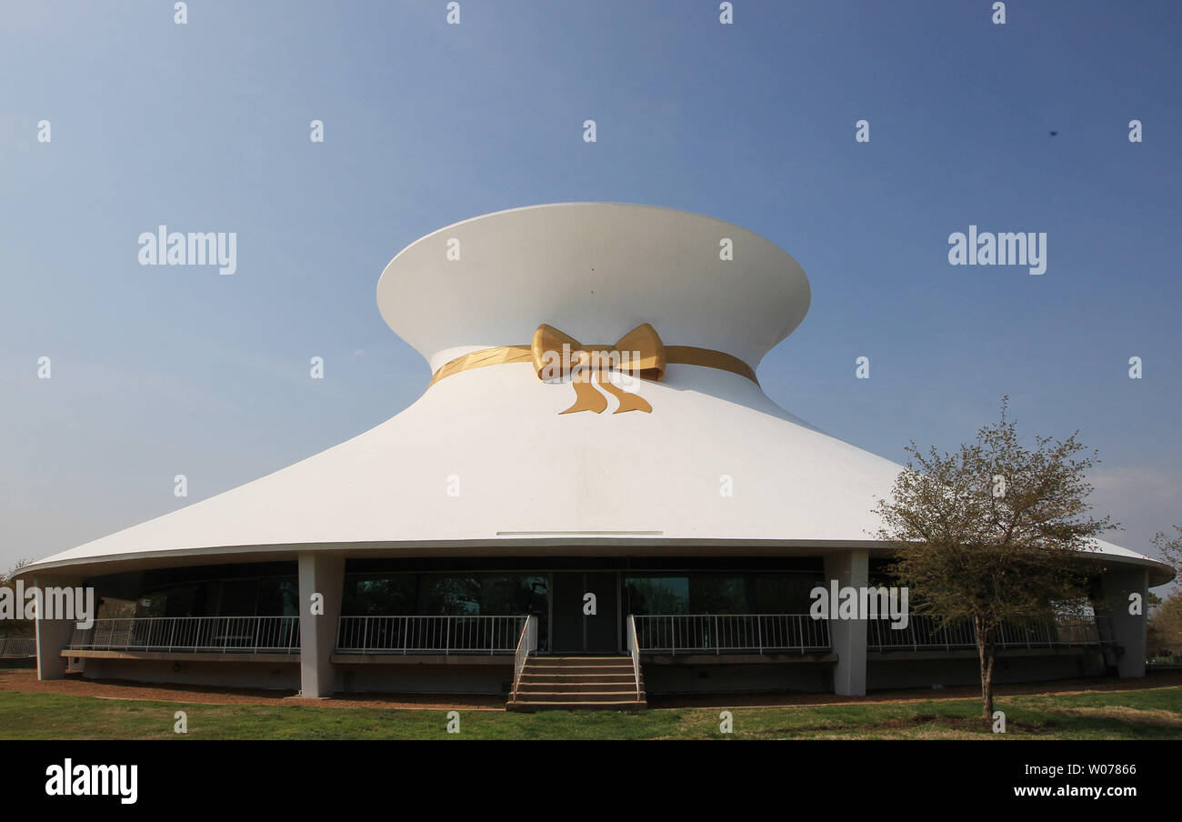 The James S. McDonnell Planetarium a the St. Louis Science Center in ...