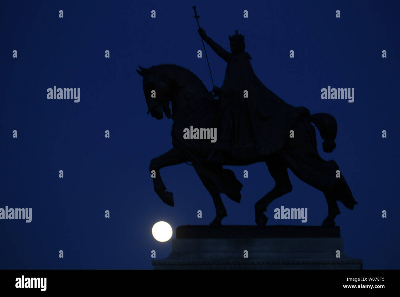 The statue of Saint Louis outside of the Art Museum in Forest Park, is ...