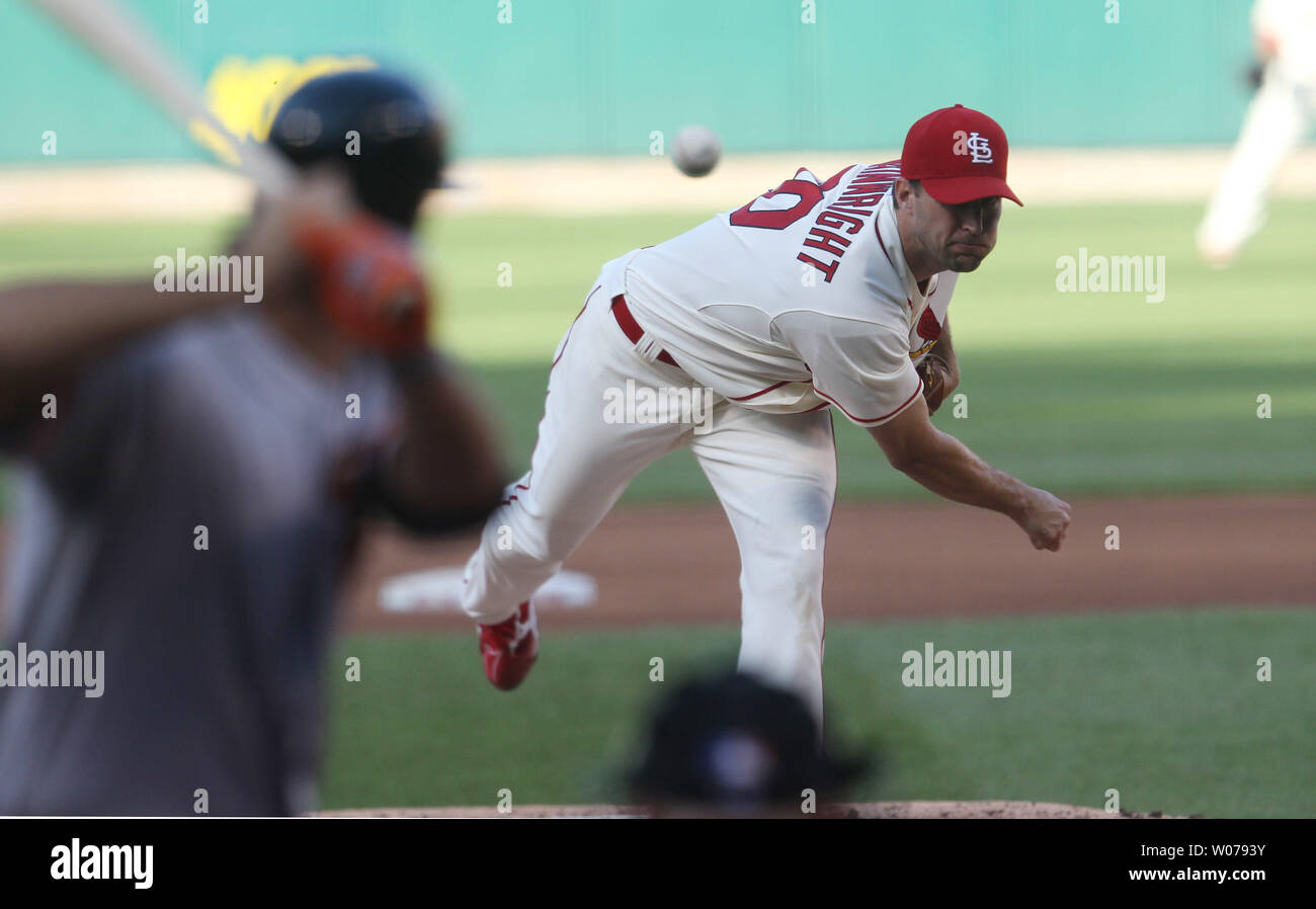 St. Louis Cardinals starting pitcher Adam Wainwright delivers a pitch ...