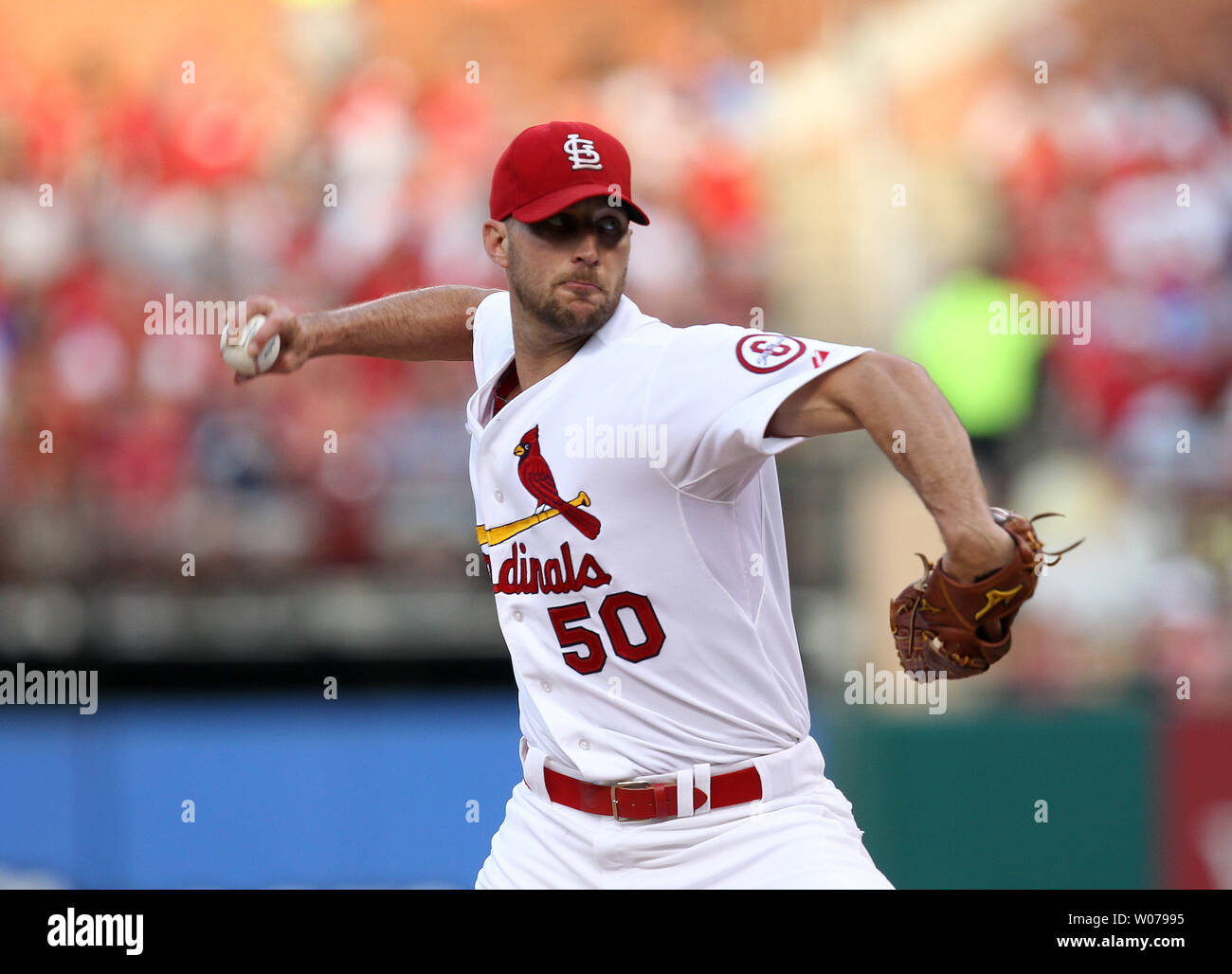 St. Louis Cardinals starting pitcher Adam Wainwright delivers a pitch ...