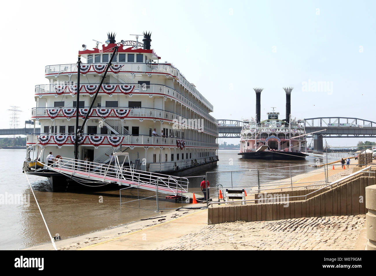 American riverboats hi-res stock photography and images - Alamy