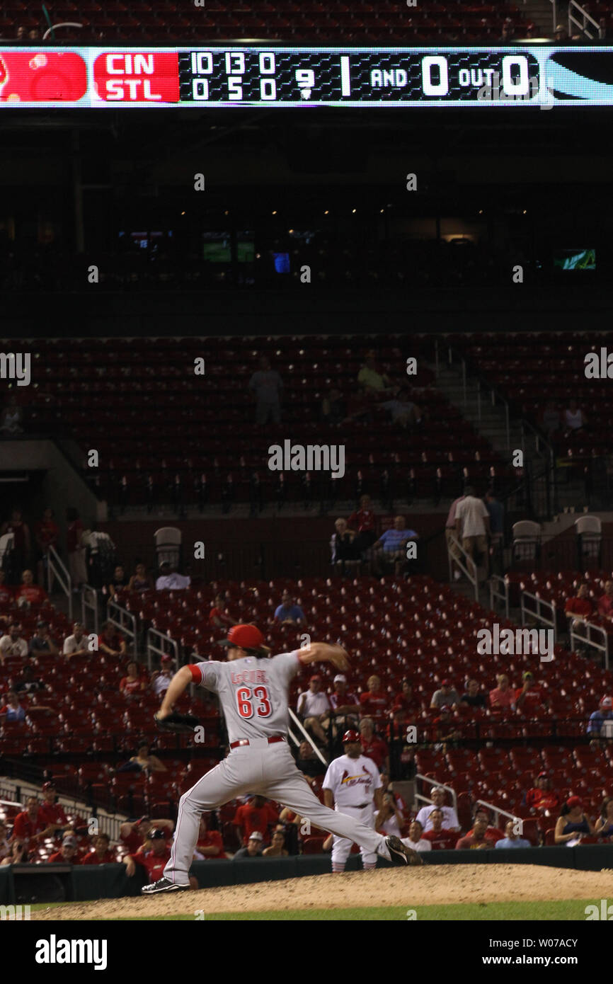Cincinnati Reds pitcher Sam LeCure delivers a pitch in the ninth inning ...