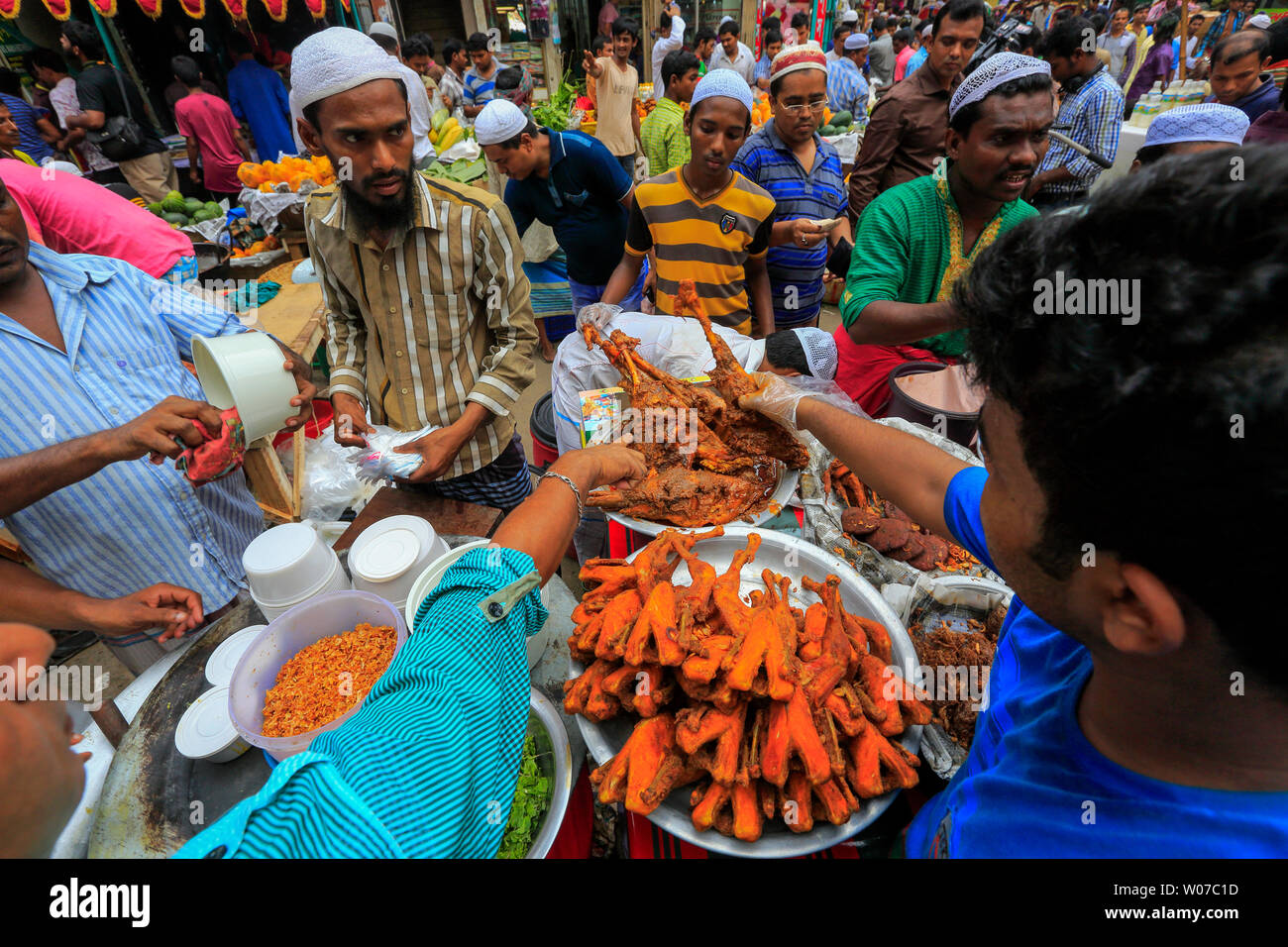 Muslim street food vendors hi-res stock photography and images - Alamy