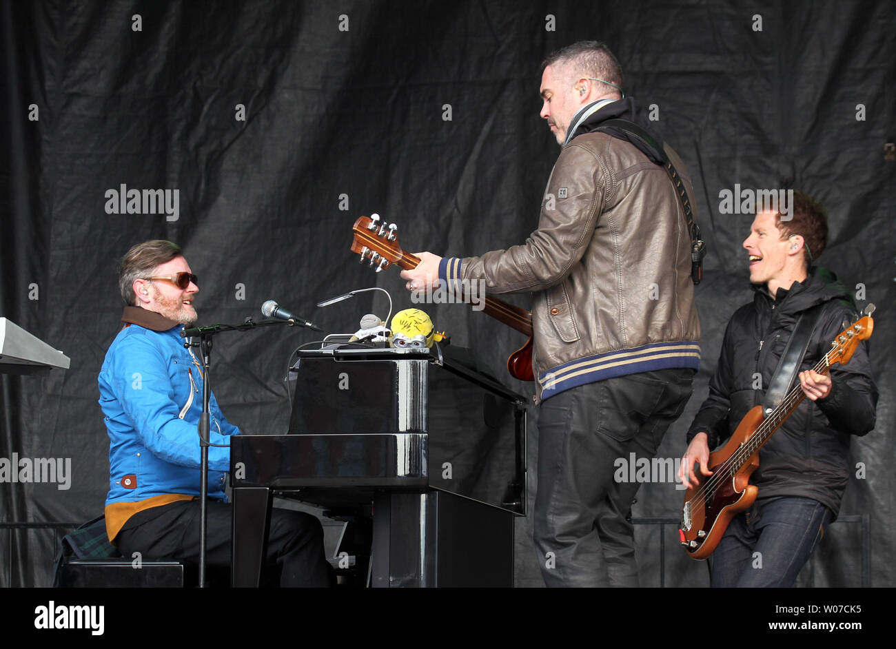 Barenaked ladies ed robertson hi-res stock photography and images - Alamy