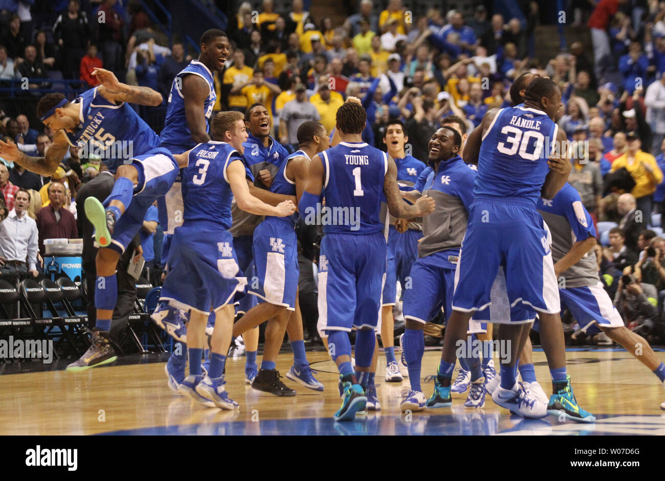 Kentucky mens basketball game hi-res stock photography and images - Alamy