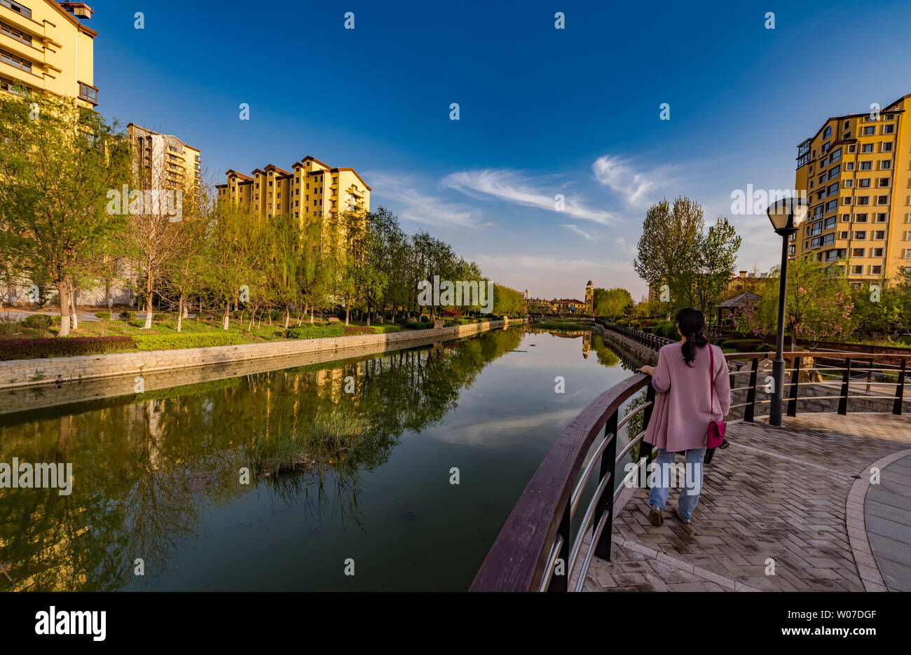 Scaled building hi-res stock photography and images - Alamy