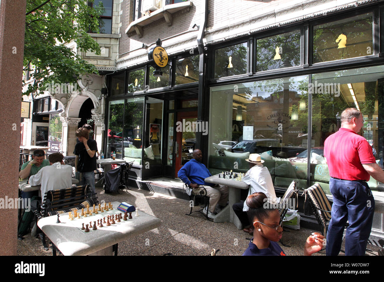 Chess fans hi-res stock photography and images - Alamy