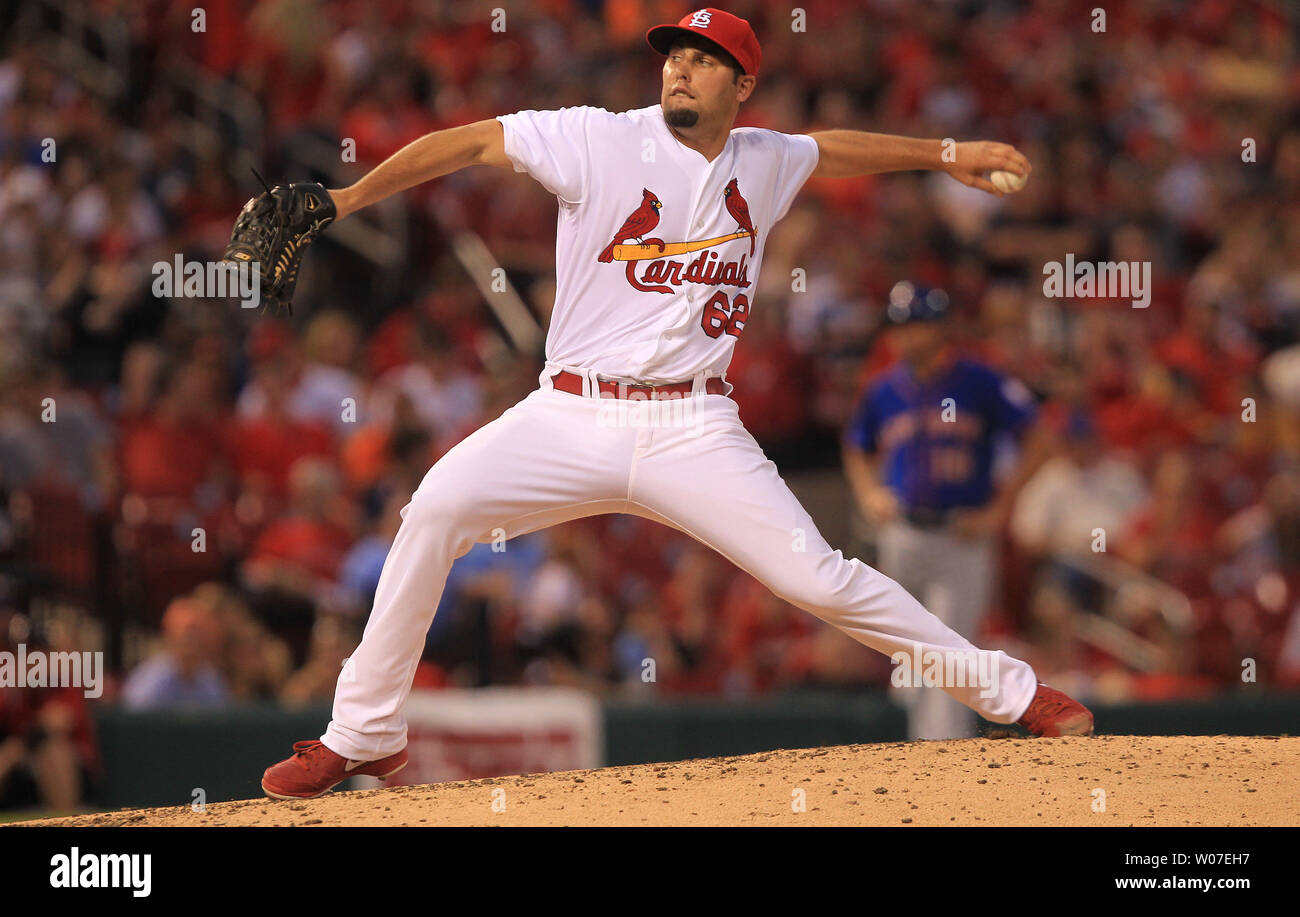 St. Louis Cardinals pitcher Nick Greenwood delivers a pitch to the New ...