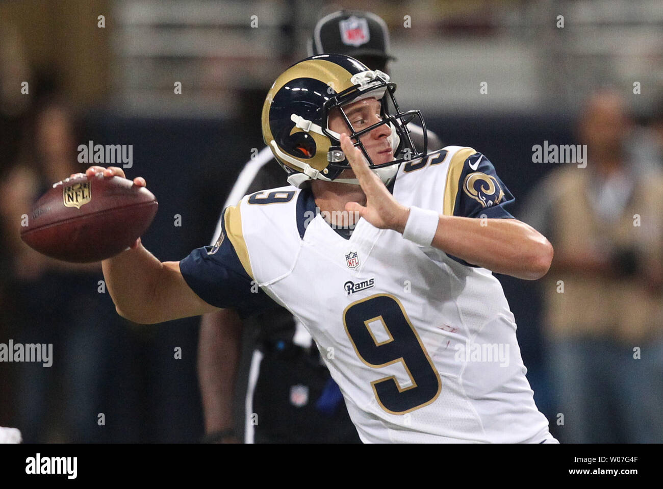 St. Louis Rams quarterback Austin Davis rears back to throw the ...
