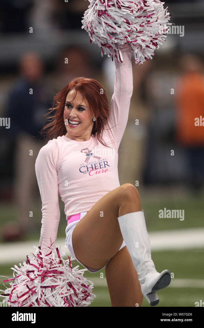 Nfl Cheerleader Rams High Resolution Stock Photography and Images - Alamy