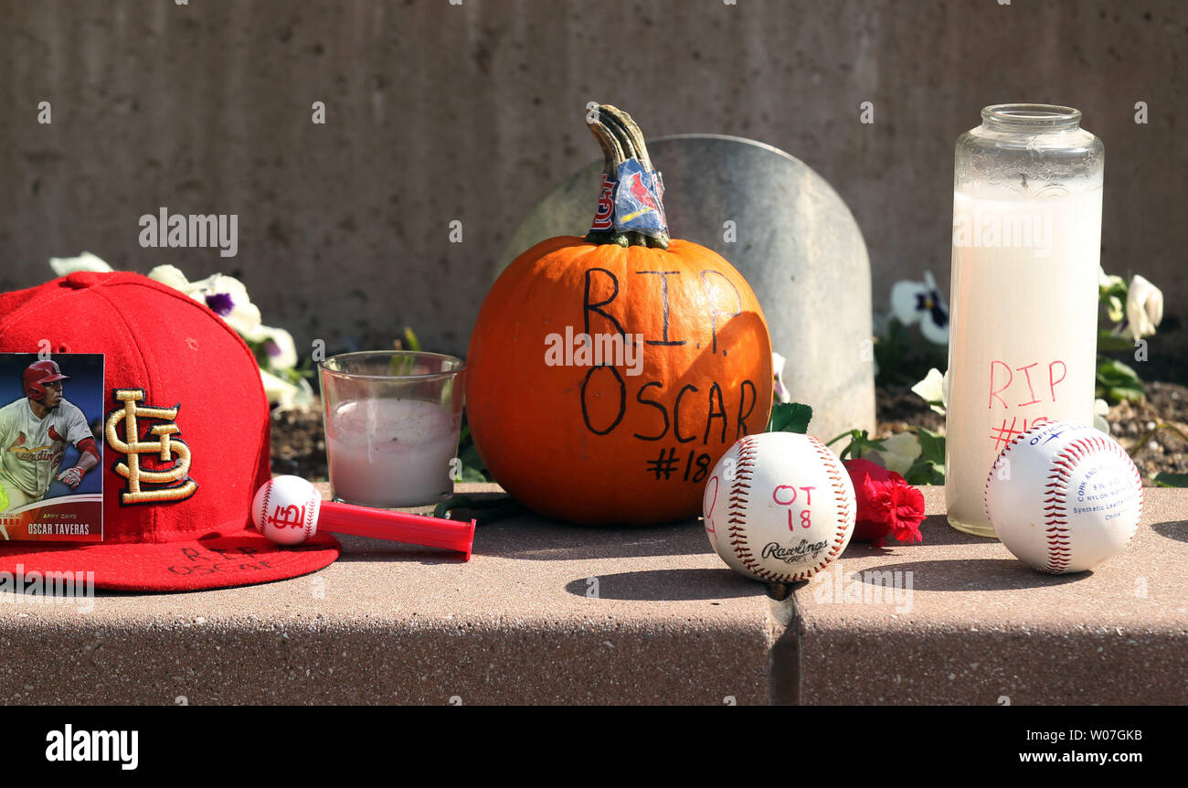 Stan musial statue busch stadium hi-res stock photography and images ...