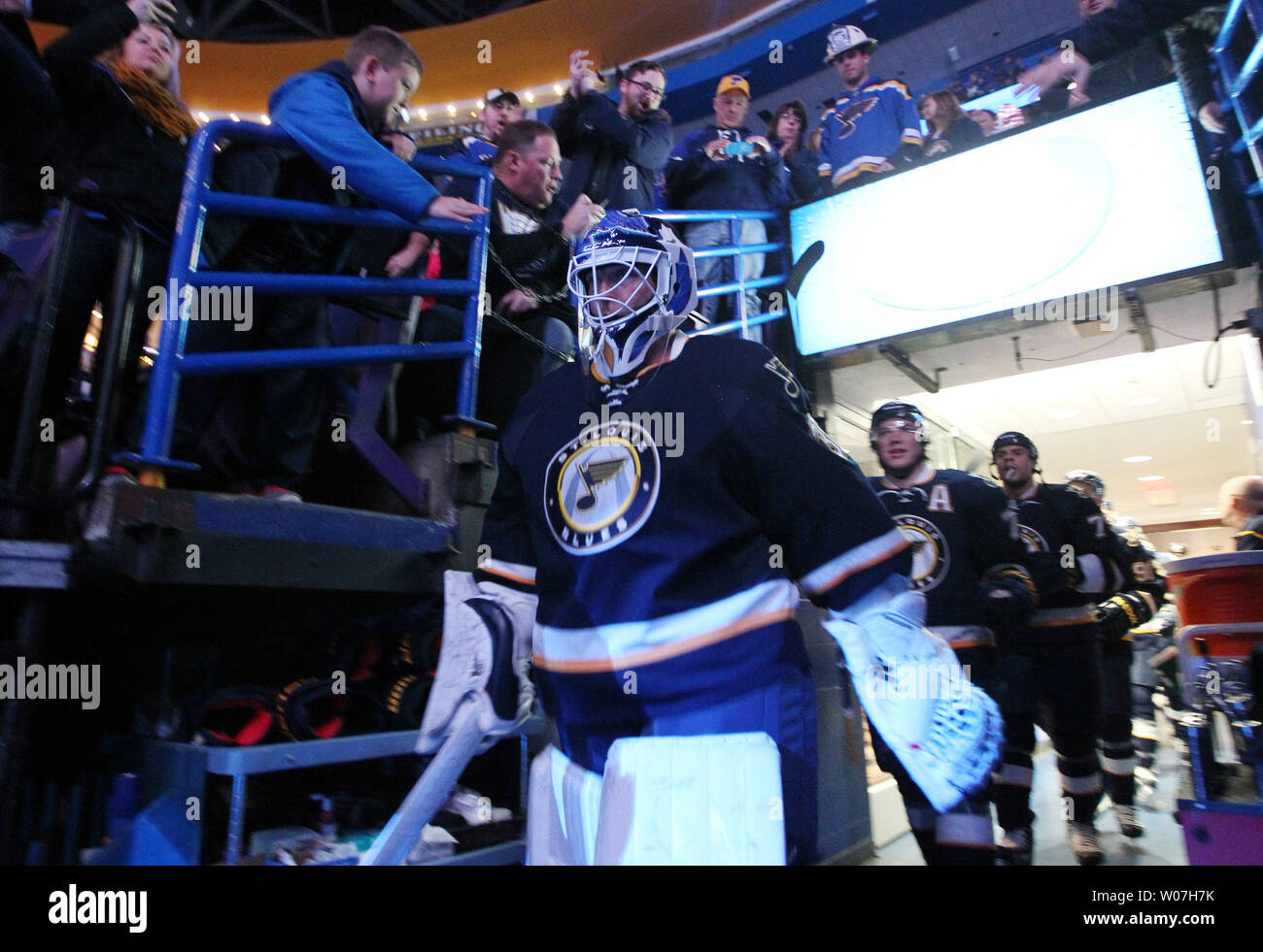 Martin brodeur blues hi-res stock photography and images - Alamy