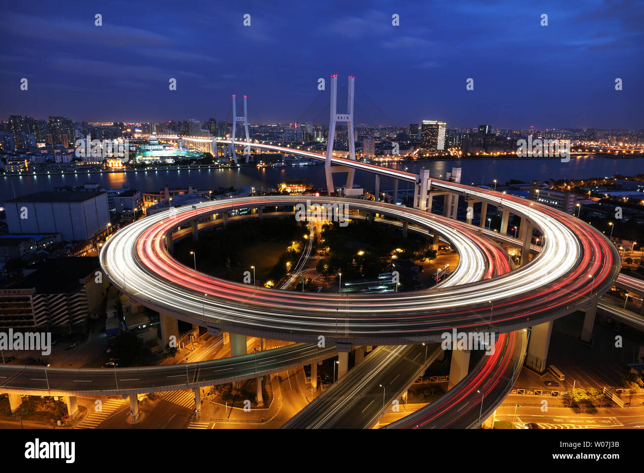 Bridge on the Huangpu River in Shanghai - Nanpu Bridge Stock Photo - Alamy